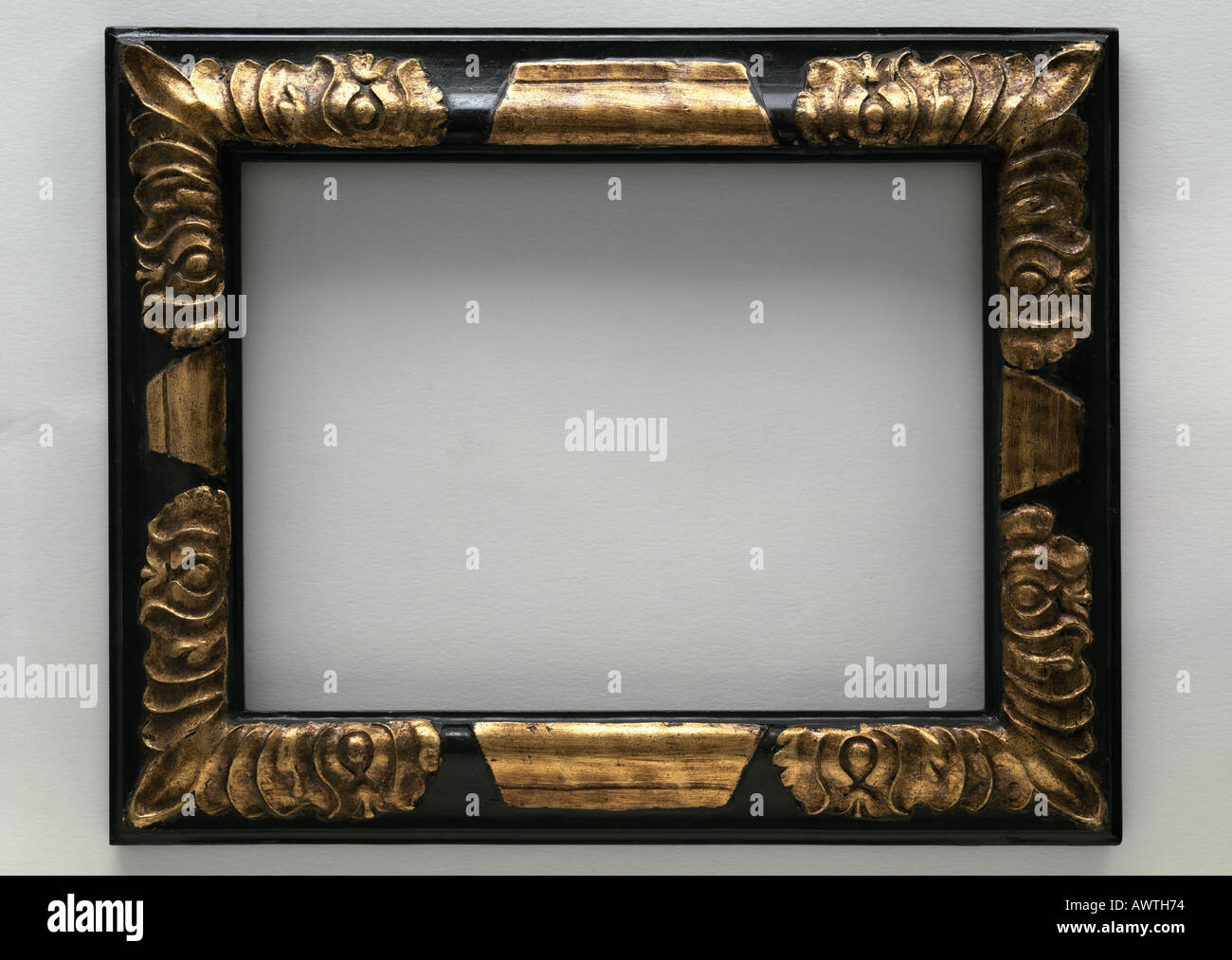Gilding frame hi-res stock photography and images - Alamy