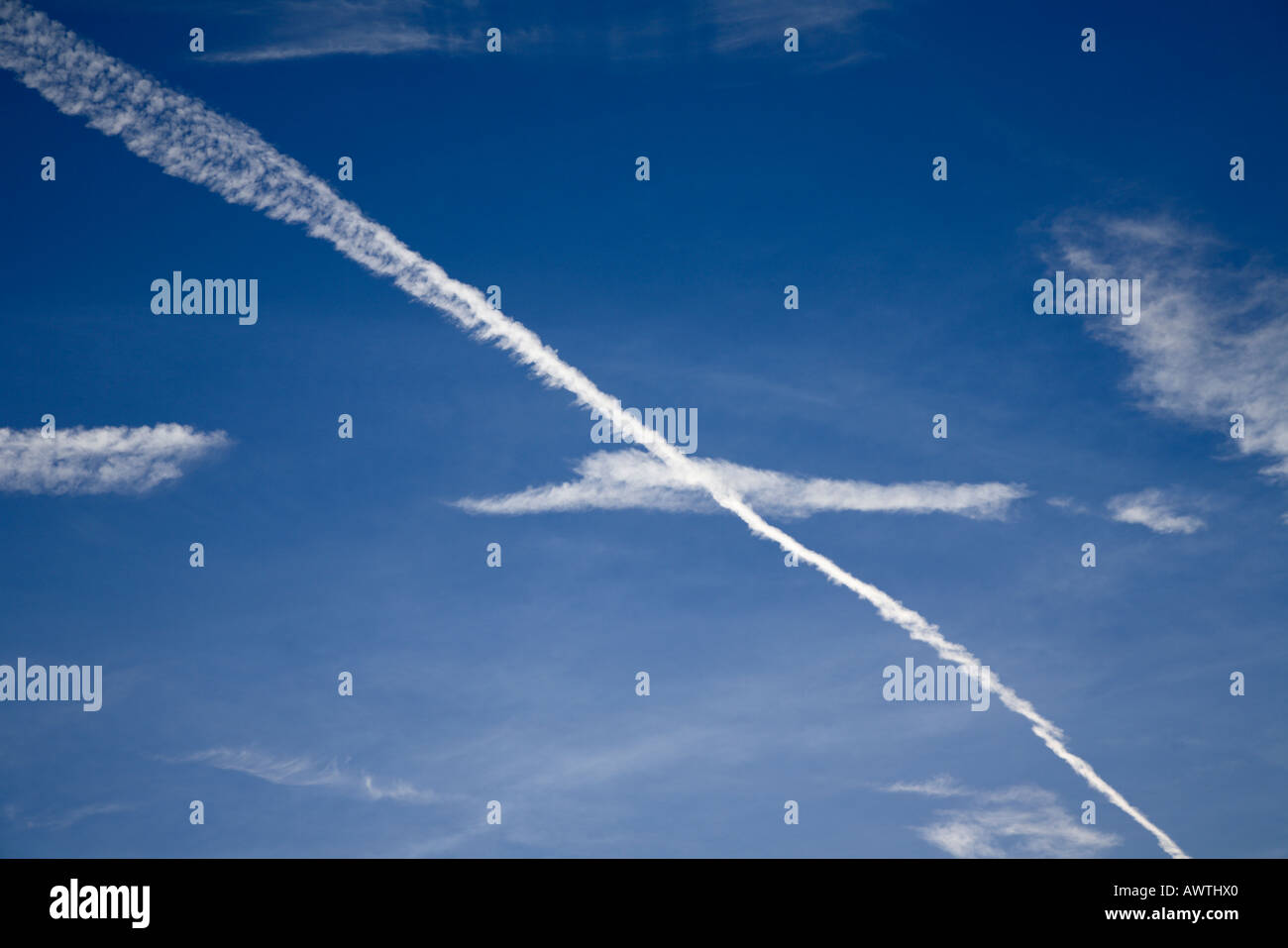 White jet hi-res stock photography and images - Alamy