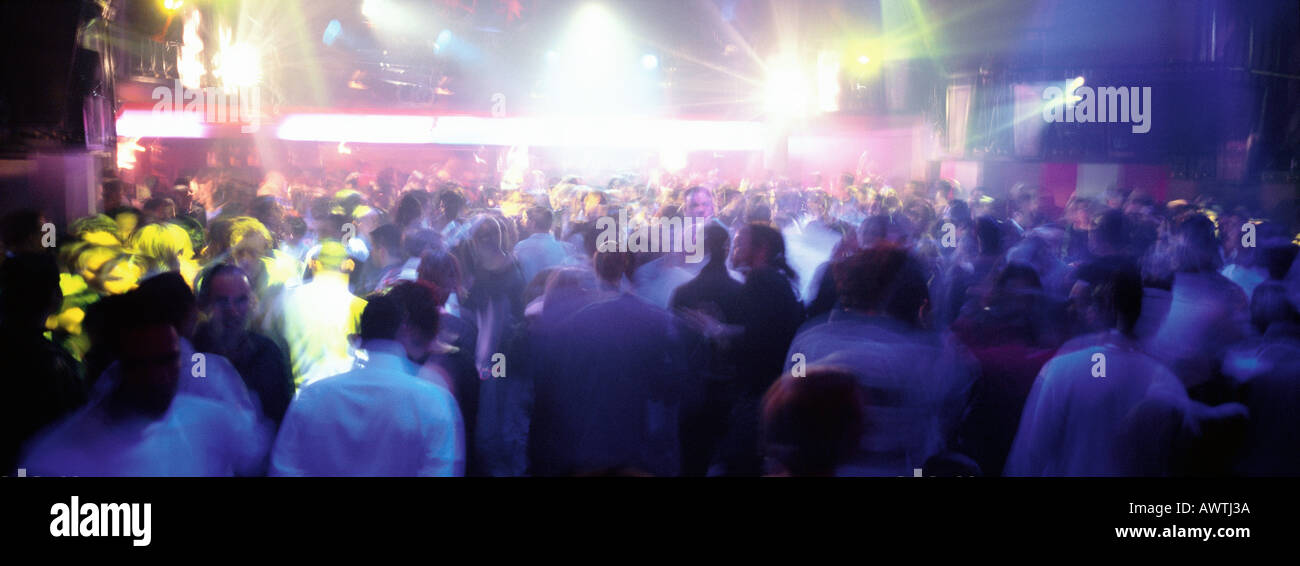 Concert crowds back hi-res stock photography and images - Alamy