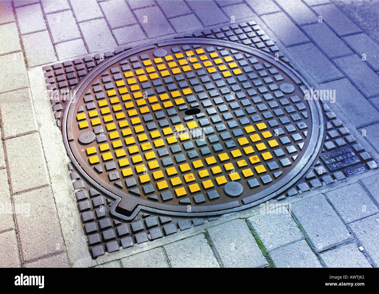 Manhole cover images hi-res stock photography and images - Alamy