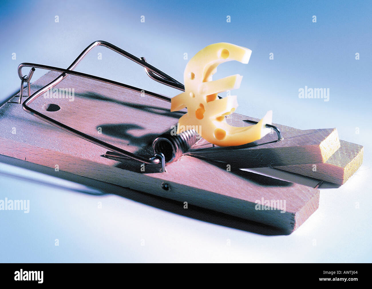 Mousetraps with cheese hi-res stock photography and images - Alamy