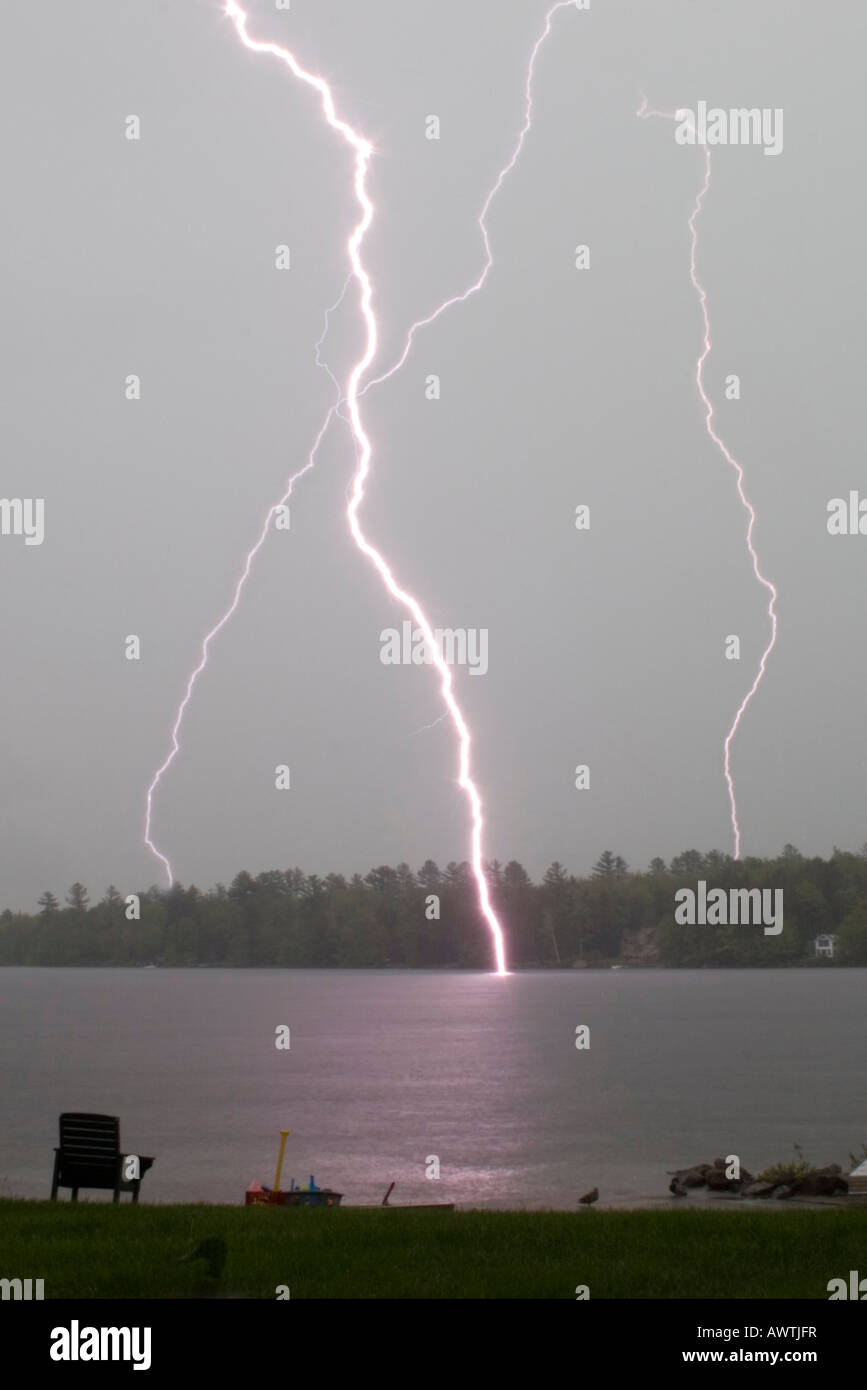 Lightning storm new york hi-res stock photography and images - Alamy