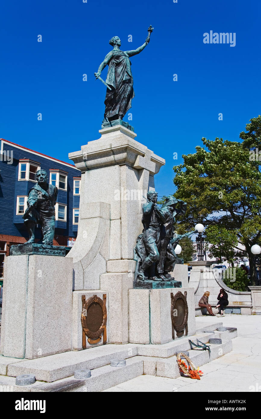 Newfoundland statue hi-res stock photography and images - Alamy