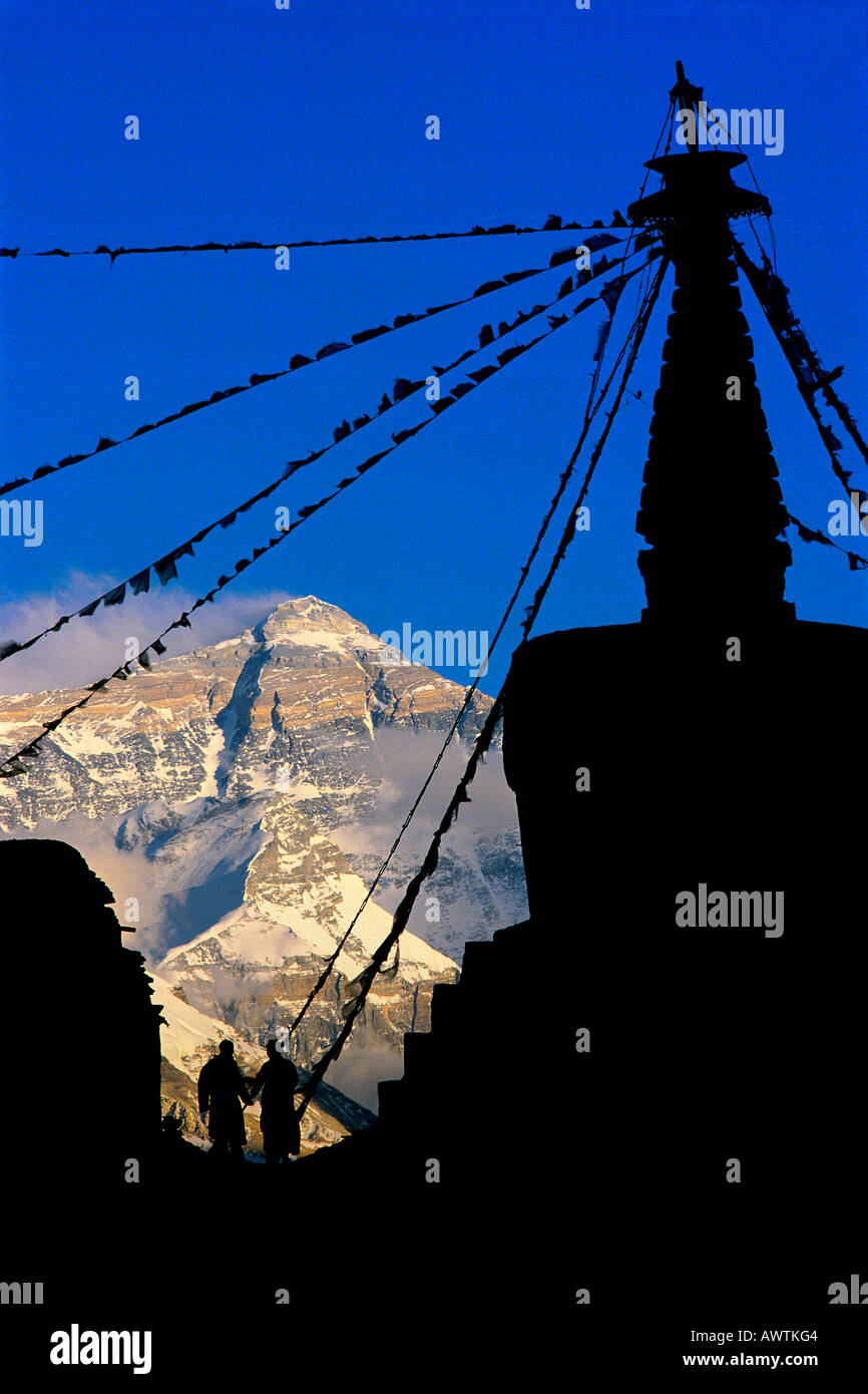 Mount Everest and Rongbuk Monastery with spire Tibet Stock Photo - Alamy