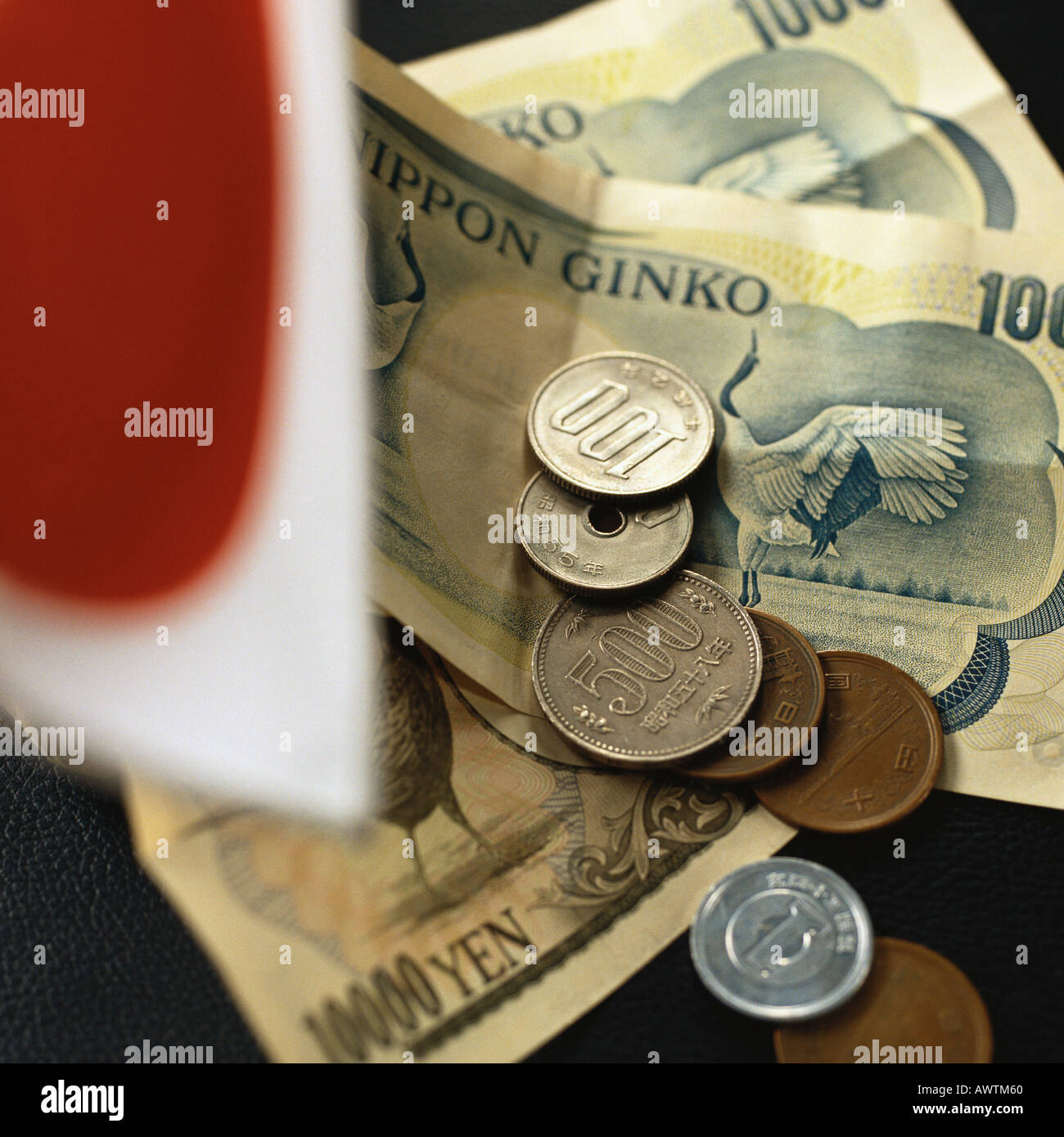 Japanese paper money and coins Stock Photo - Alamy