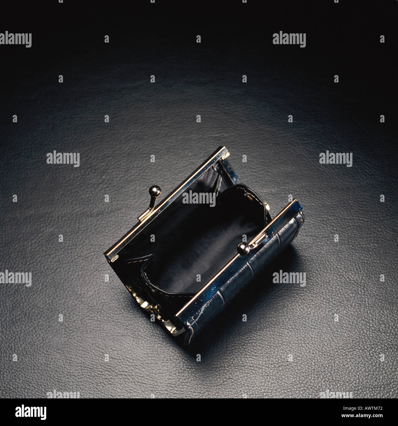 Coin purse hi-res stock photography and images - Alamy