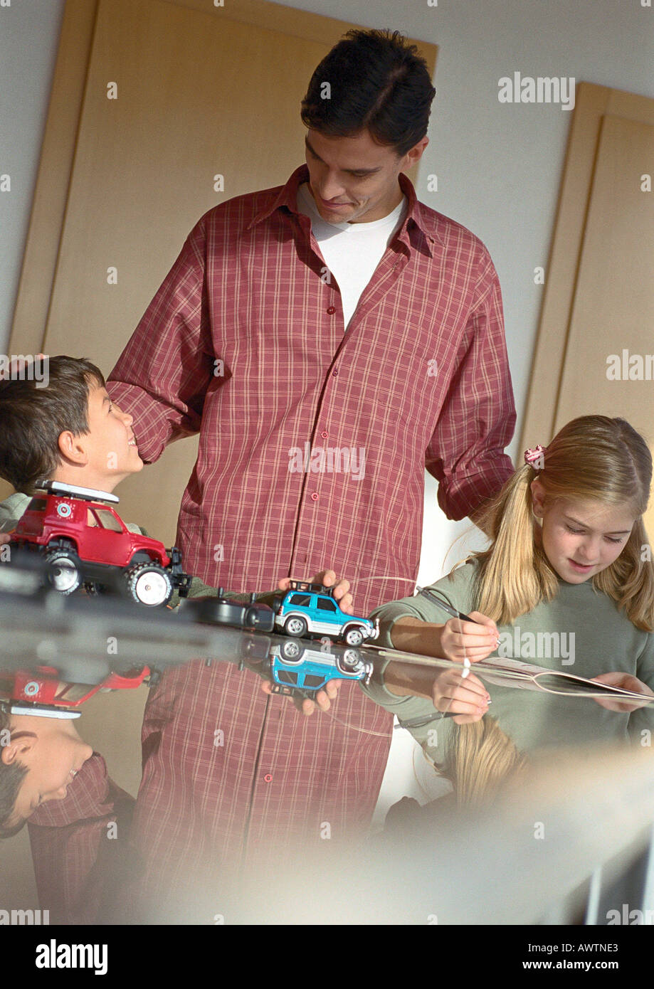 Son sons daughter daughters hi-res stock photography and images - Alamy