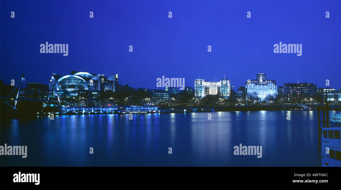 Shell mex house hi-res stock photography and images - Alamy