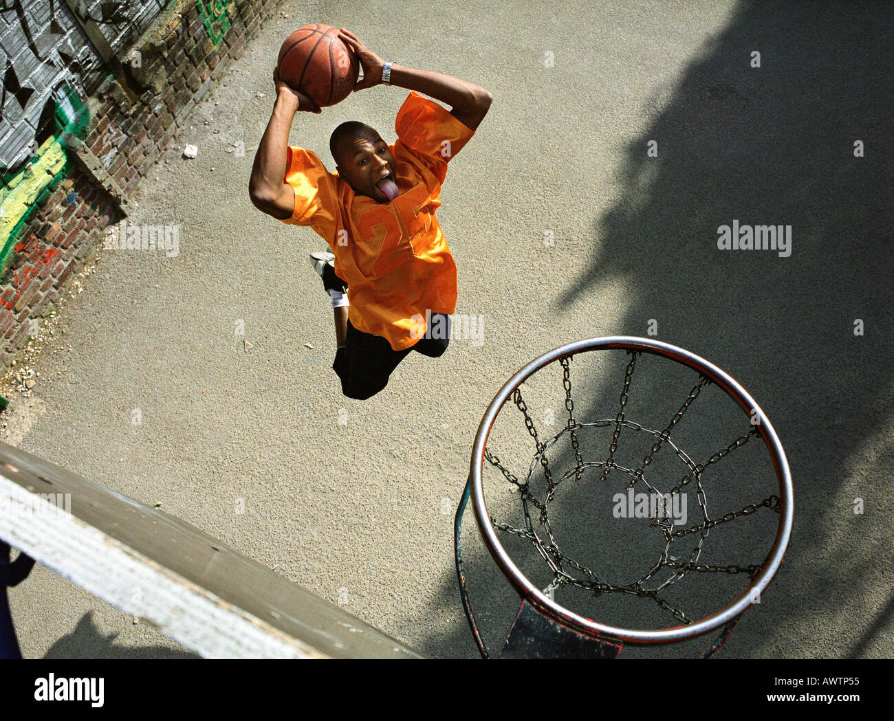 Basketball slam dunk elevated view hi-res stock photography and images ...