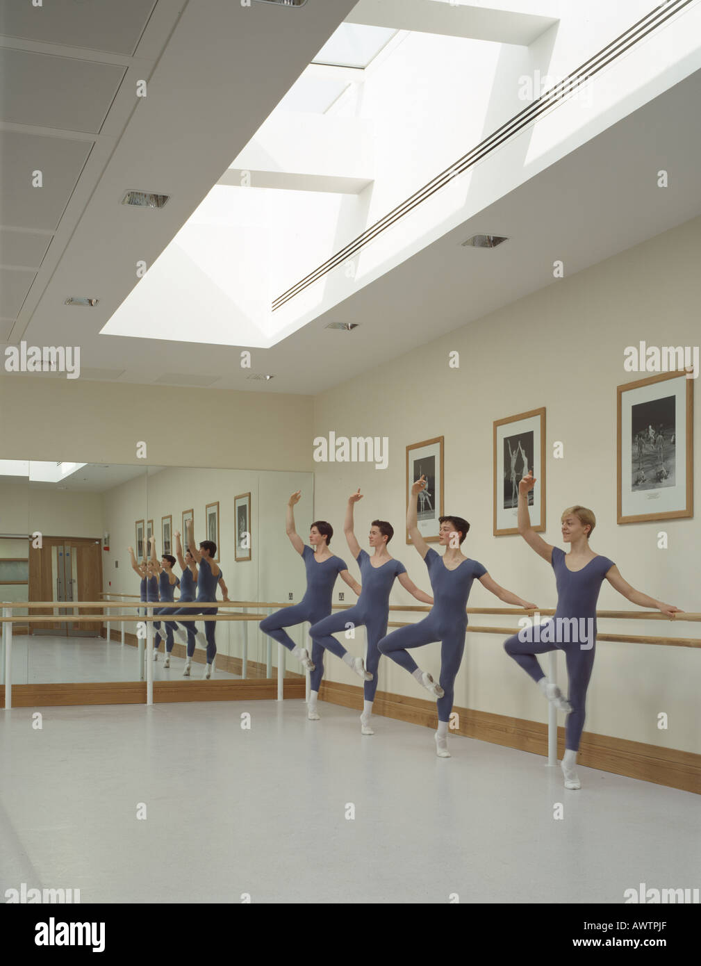 New london ballet hi-res stock photography and images - Alamy