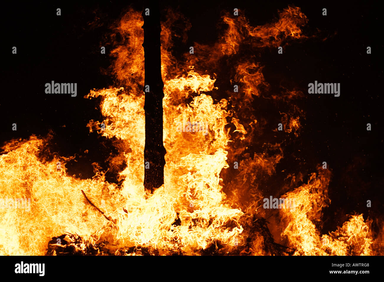 Explosion fire column hi-res stock photography and images - Alamy