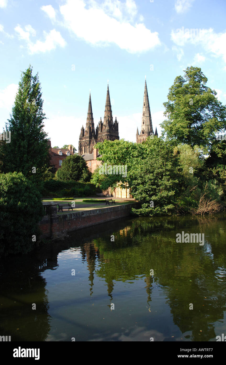 Lichfield Cathedral from Minster Pool, Lichfield city, Staffordshire ...