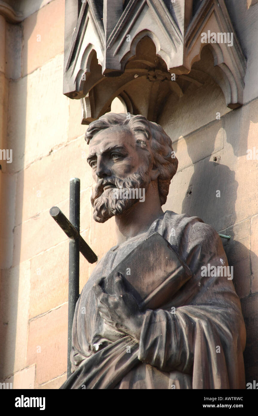 Statue of st chad hi-res stock photography and images - Alamy