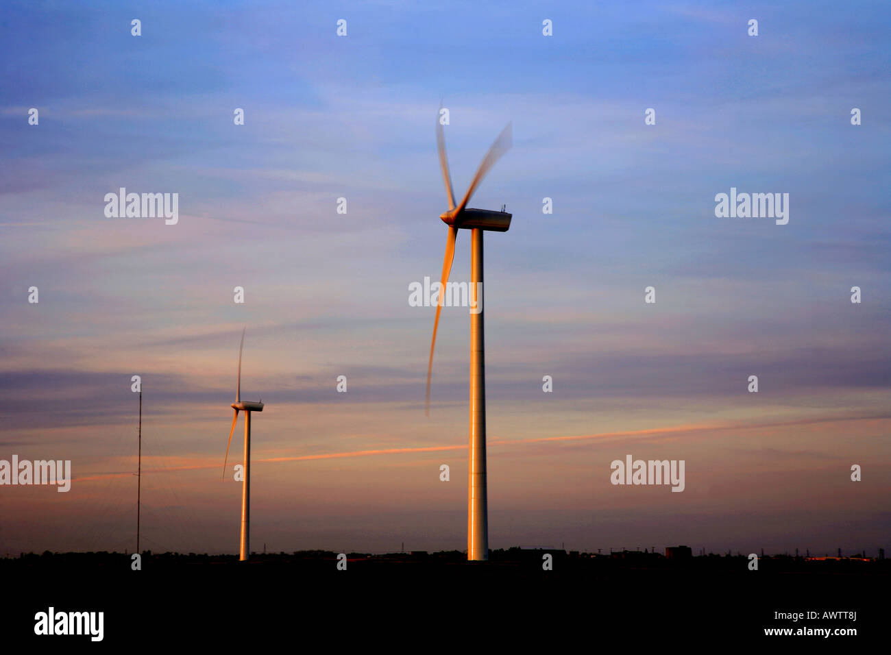 Cambridgeshire sunset summer windmill hi-res stock photography and ...