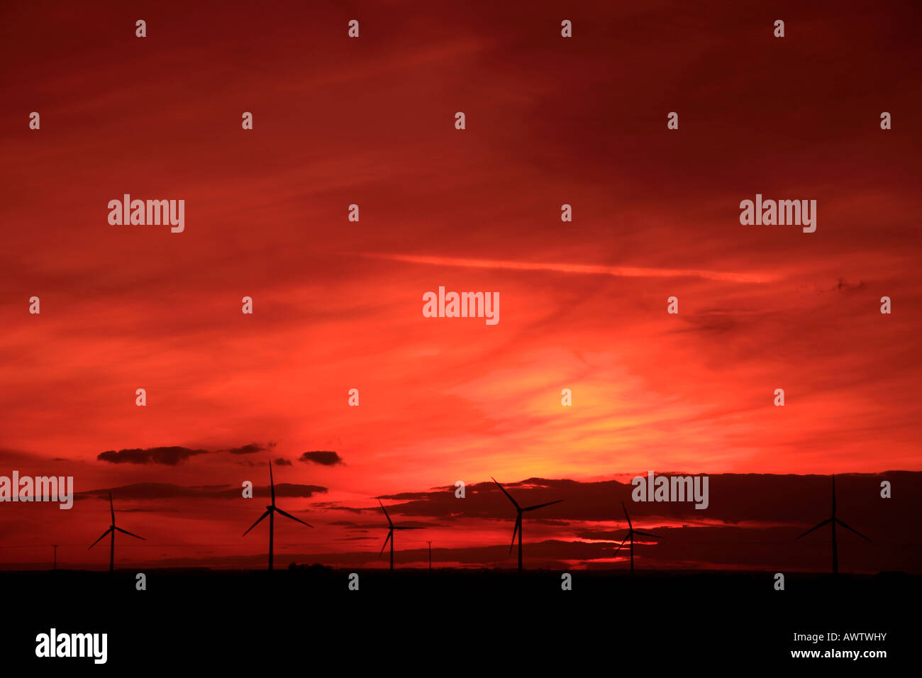 Cambridgeshire sunset summer windmill hi-res stock photography and ...
