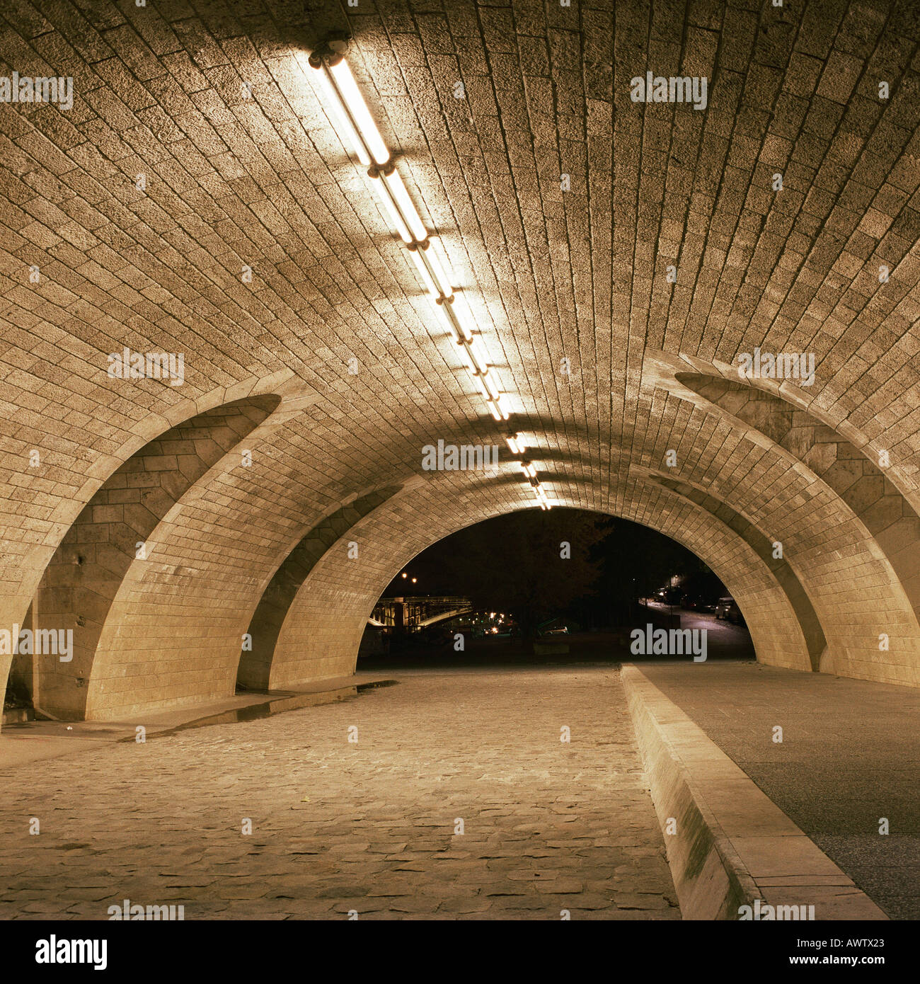 Empty tunnel, night Stock Photo - Alamy
