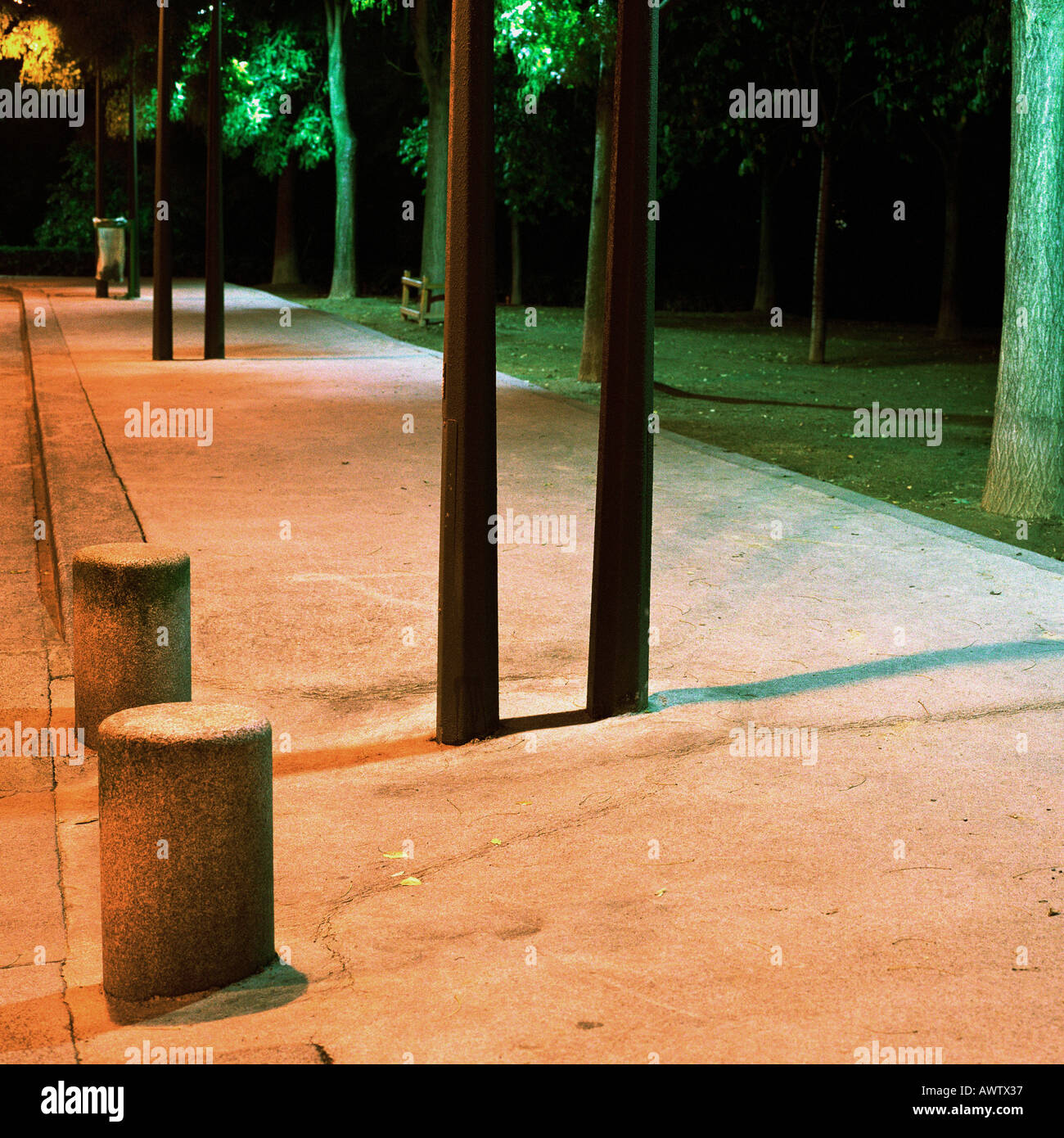 Empty sidewalk at night Stock Photo - Alamy
