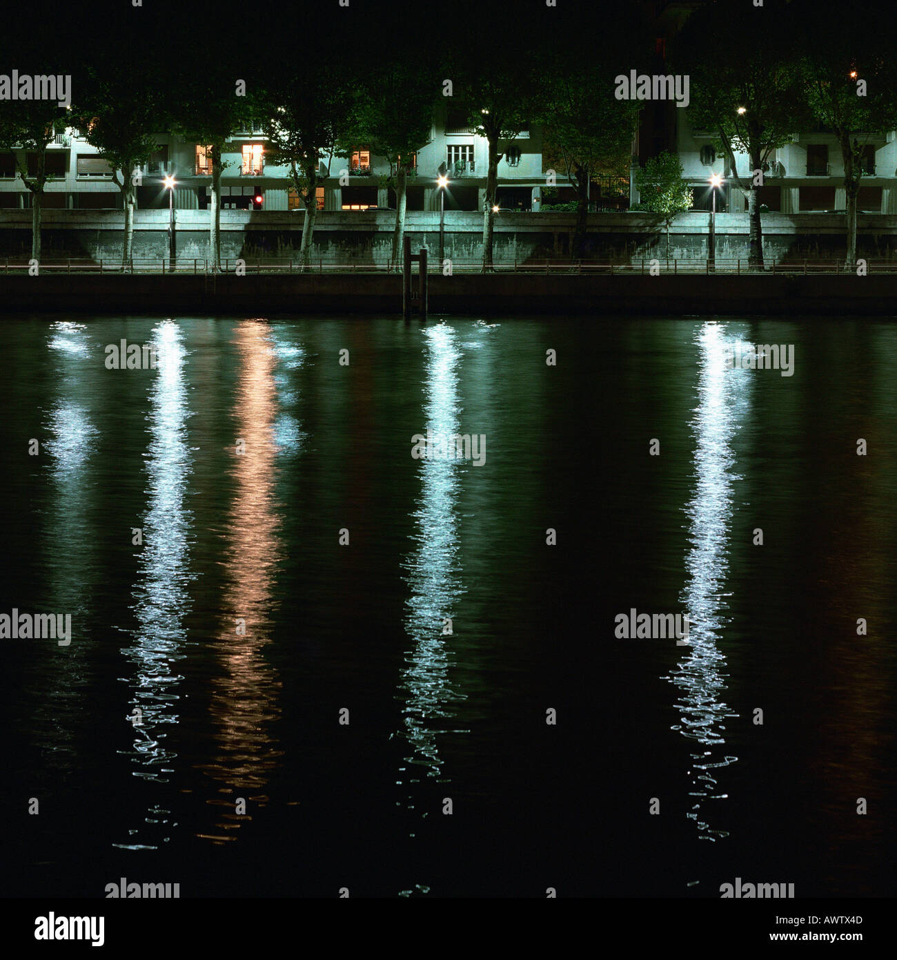 Waters with no one city river hi-res stock photography and images - Alamy