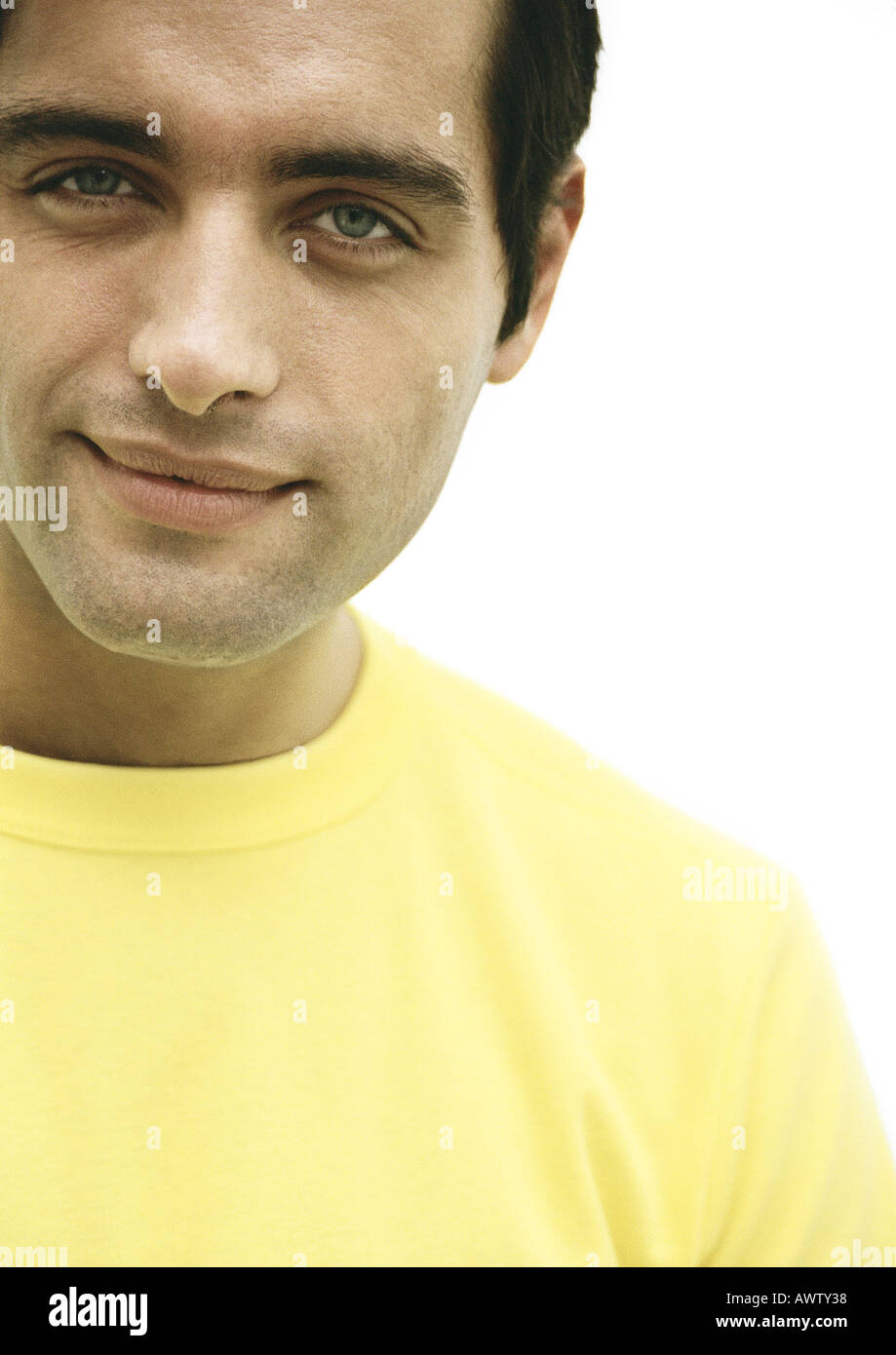 Man smiling at camera, portrait Stock Photo - Alamy