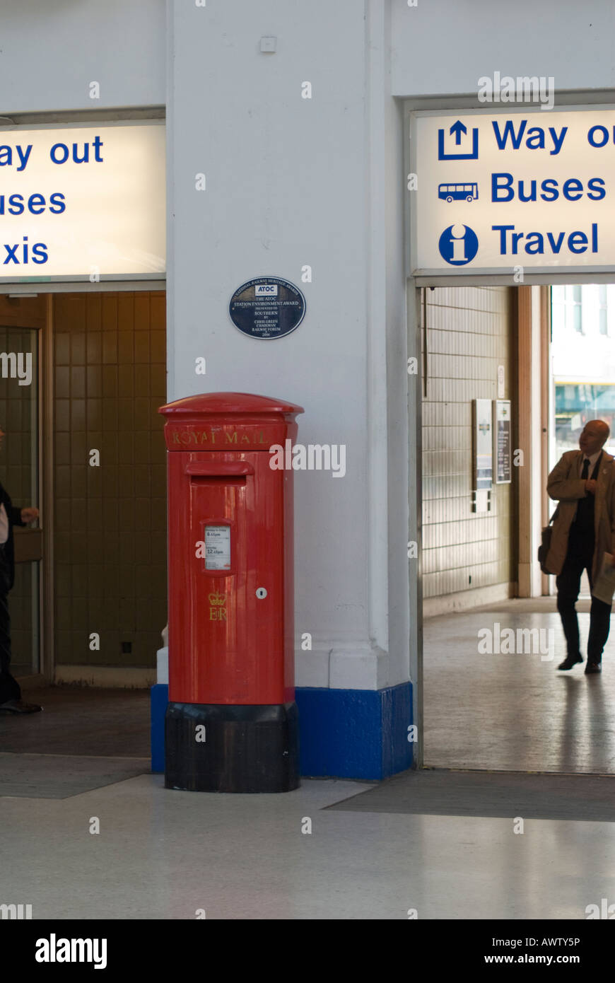Brighton Station Trains surroundings concourse arrival departure ...