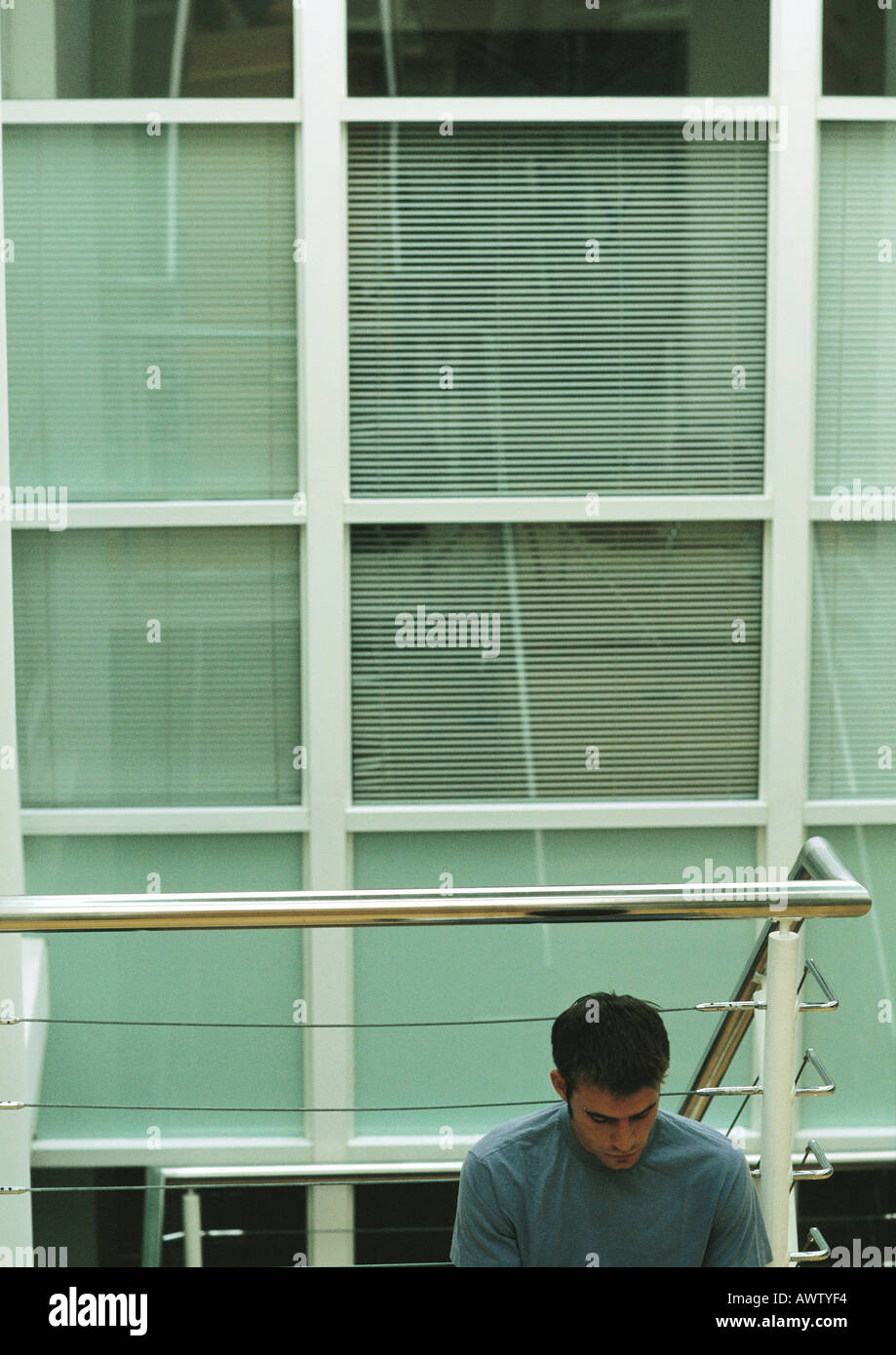 Leaning against rails hi-res stock photography and images - Alamy