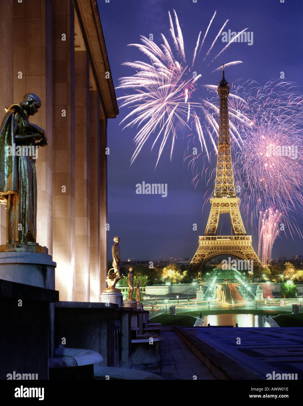 Eiffel Tower Fireworks High Resolution Stock Photography and Images - Alamy