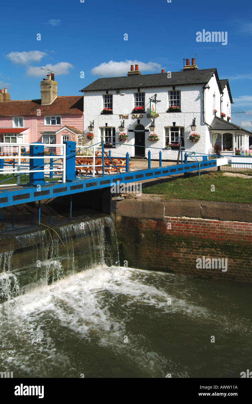 Heybridge Basin River Blackwater water spewing over lock gates at ...