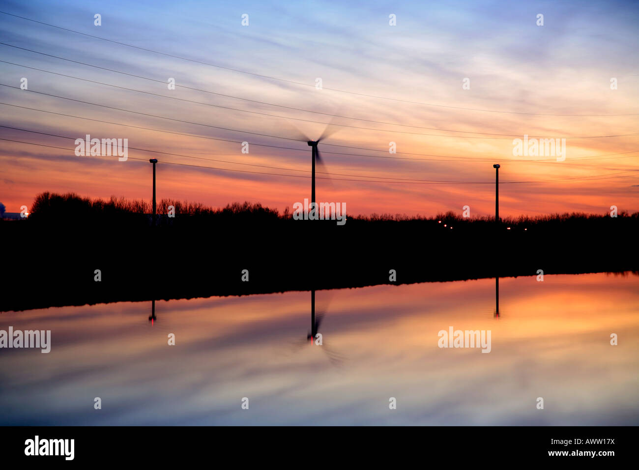 Cambridgeshire sunset summer windmill hi-res stock photography and ...