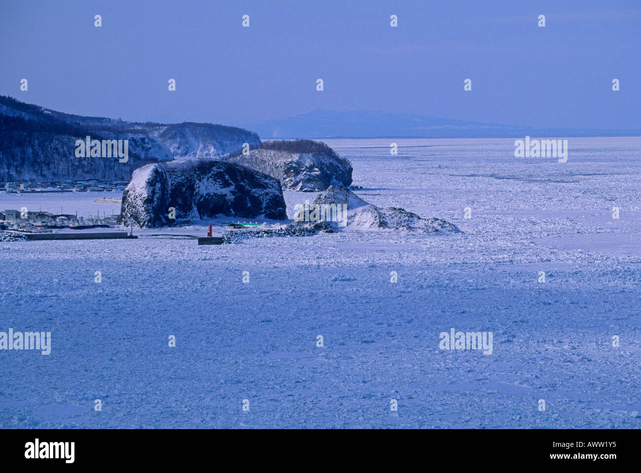 Sea of okhotsk ice hi-res stock photography and images - Alamy