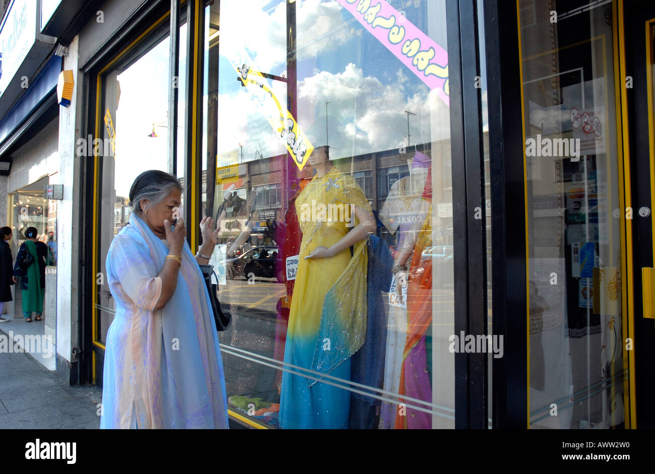 Sari shop in southall in hi-res stock photography and images - Alamy
