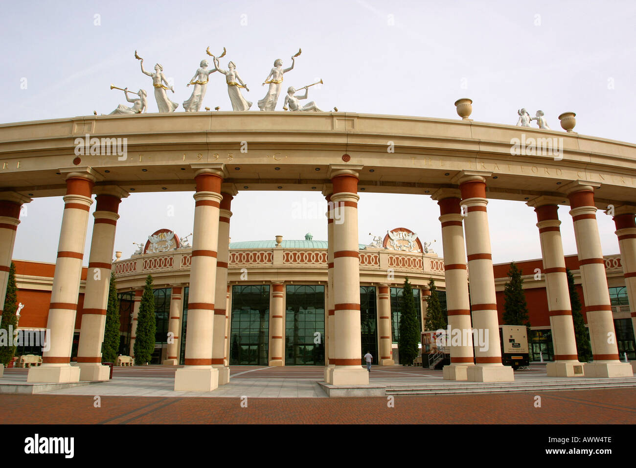 Manchester new shopping mall hi-res stock photography and images - Alamy