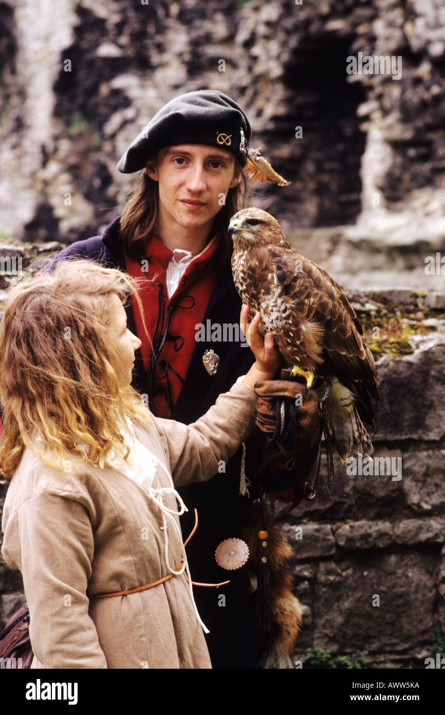 Medieval falconry hi-res stock photography and images - Alamy