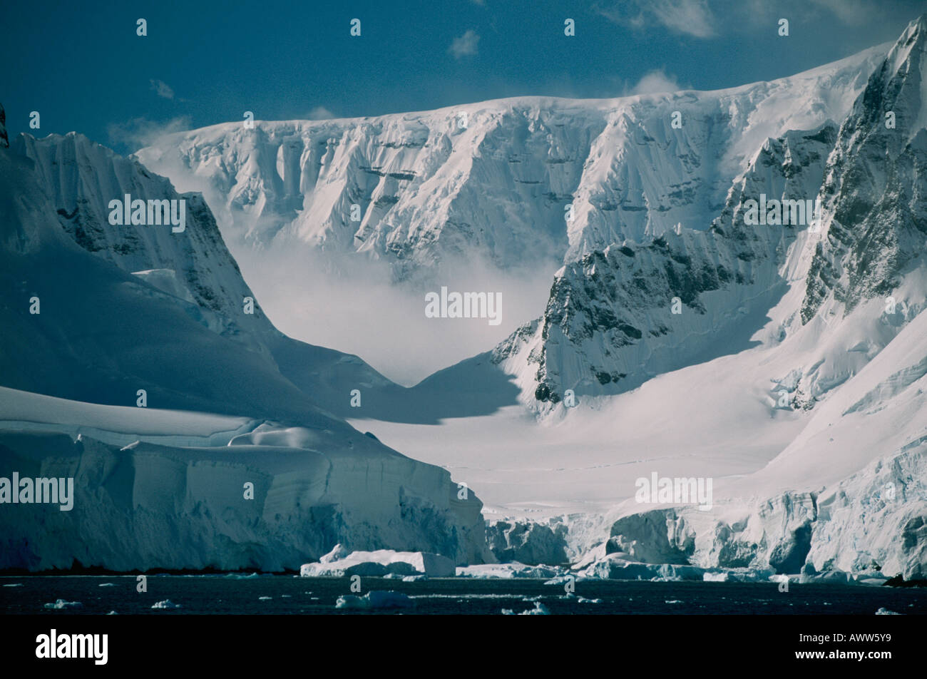 Glacial channel hi-res stock photography and images - Alamy