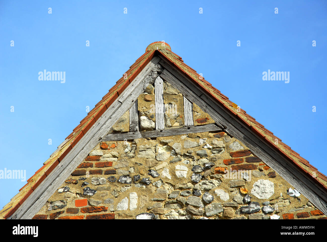 Apex roof hi-res stock photography and images - Alamy