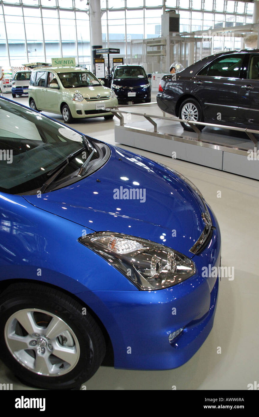 Hybrid car display at Toyota's Odaiba Technology & Design Showcase ...