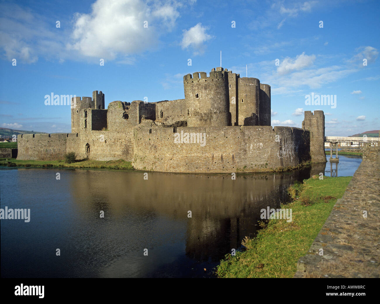 Caerphilly castle leaning tower hi-res stock photography and images - Alamy