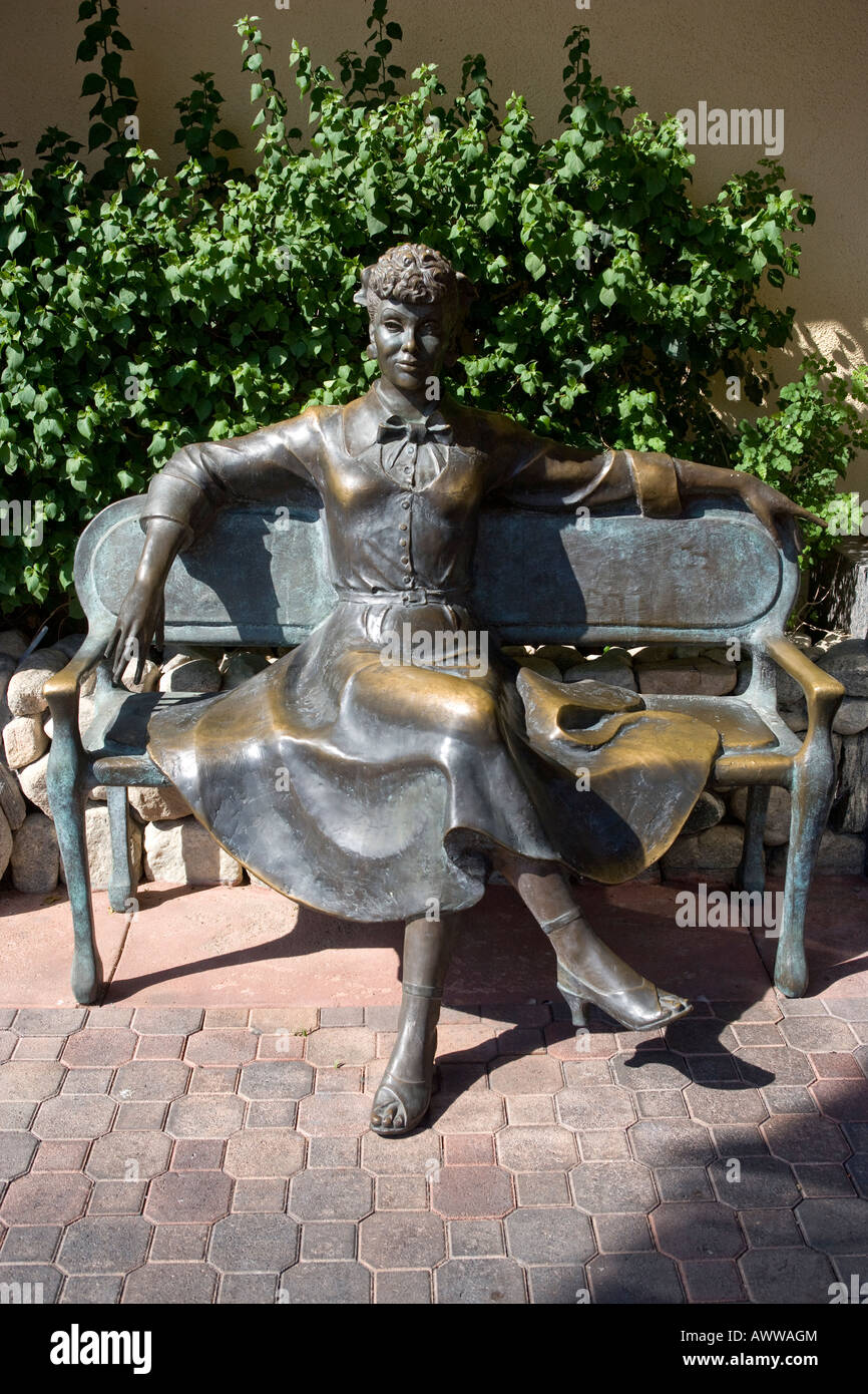 I Love Lucy Statue Palm Springs California USA Stock Photo - Alamy