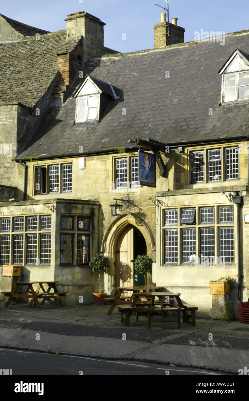 Mermaid Inn - Burford Stock Photo - Alamy