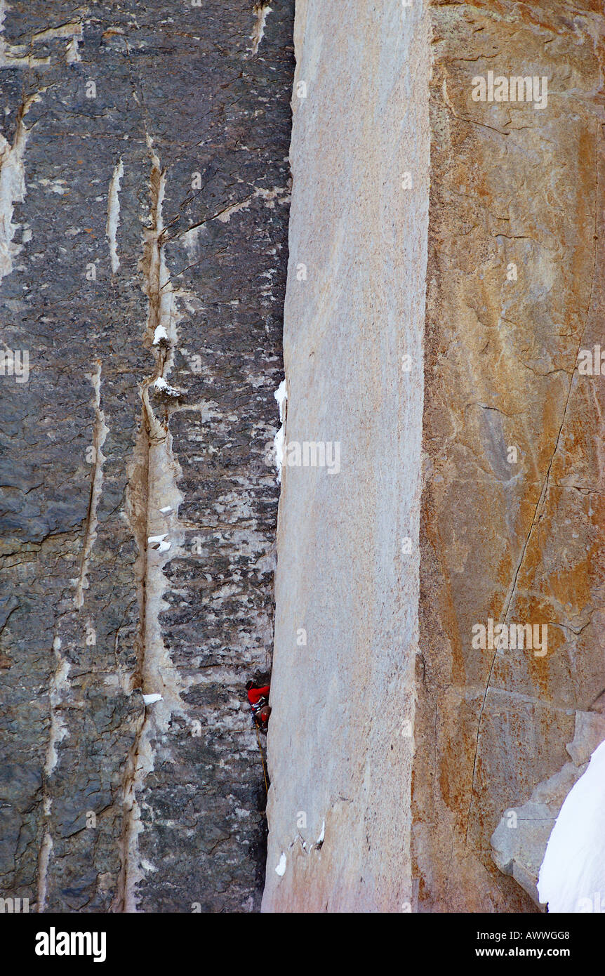 S crack hi-res stock photography and images - Alamy