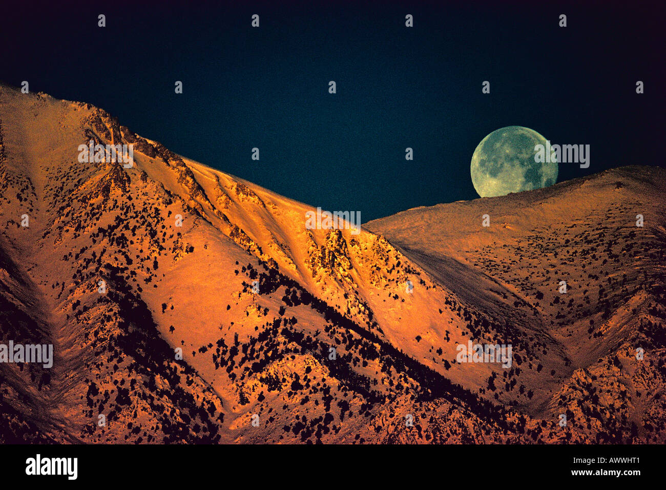 Colors of moonset hi-res stock photography and images - Alamy
