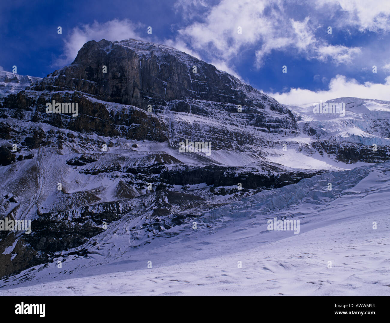 Mt saskatchewan hi-res stock photography and images - Alamy