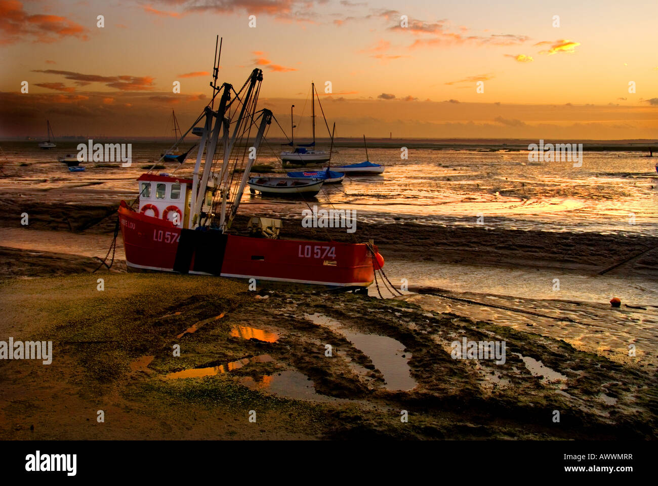 Cockle fishing boat leigh on sea hi-res stock photography and images ...