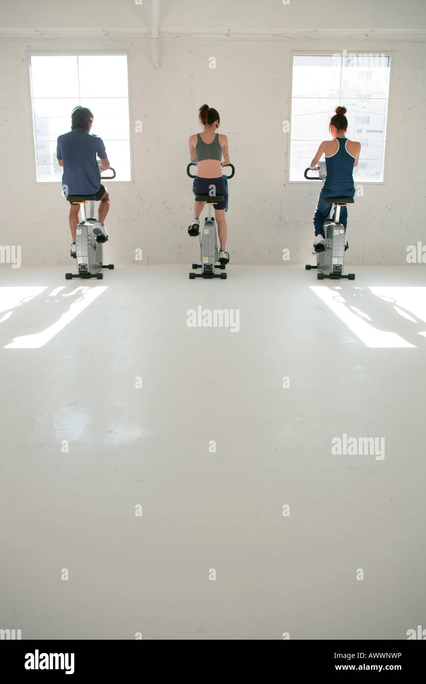 Friends female bikes rear view hi-res stock photography and images - Alamy