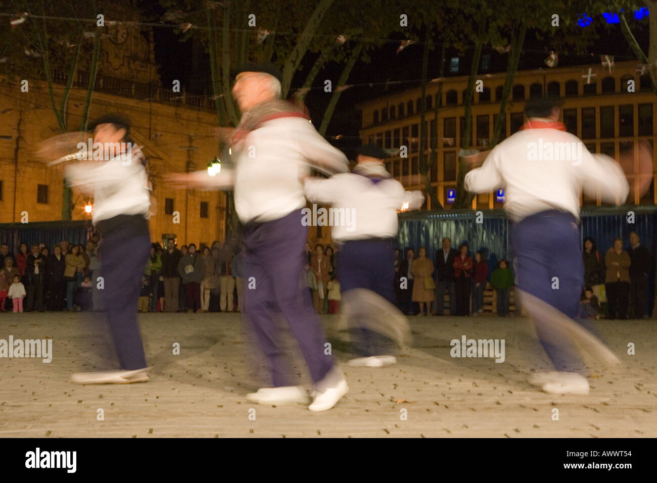Basque traditional dancers, Euskal Dantza Tradixionaleko, in ...