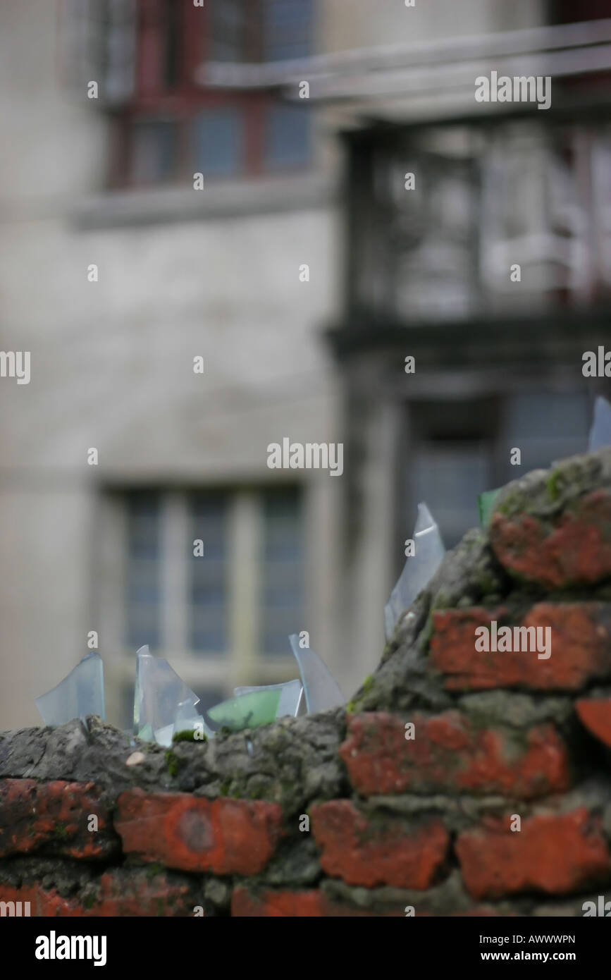 Wall with glass shards hi-res stock photography and images - Alamy