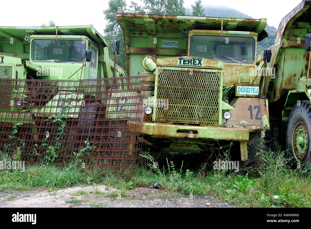 lorry jalopy rusty old broken damage truck transport transportation ...