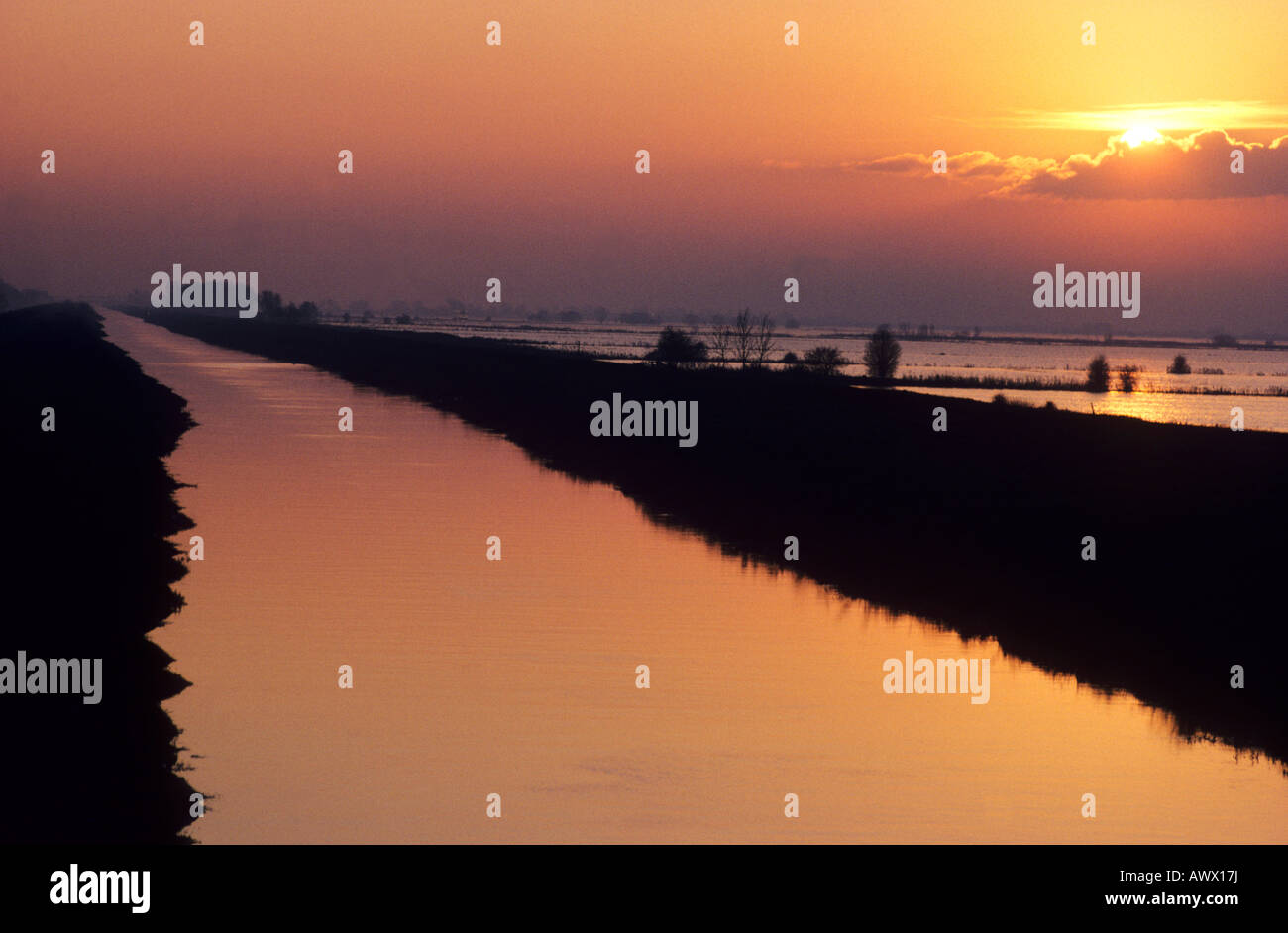 Fenland sunset Bedford Level drainage canal Cambridgeshire Norfolk ...