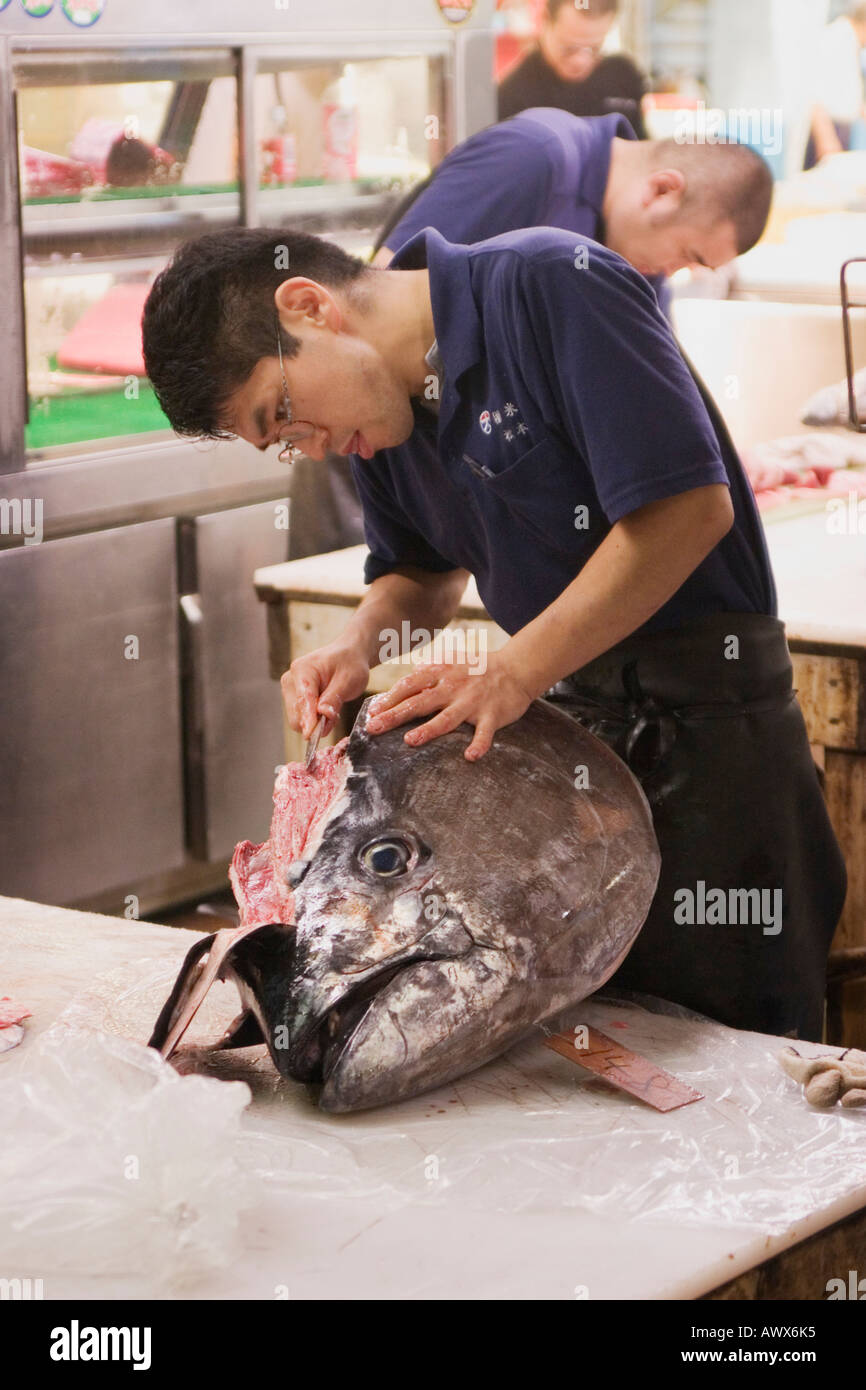 Tsukiji fish market tuna head hi-res stock photography and images - Alamy