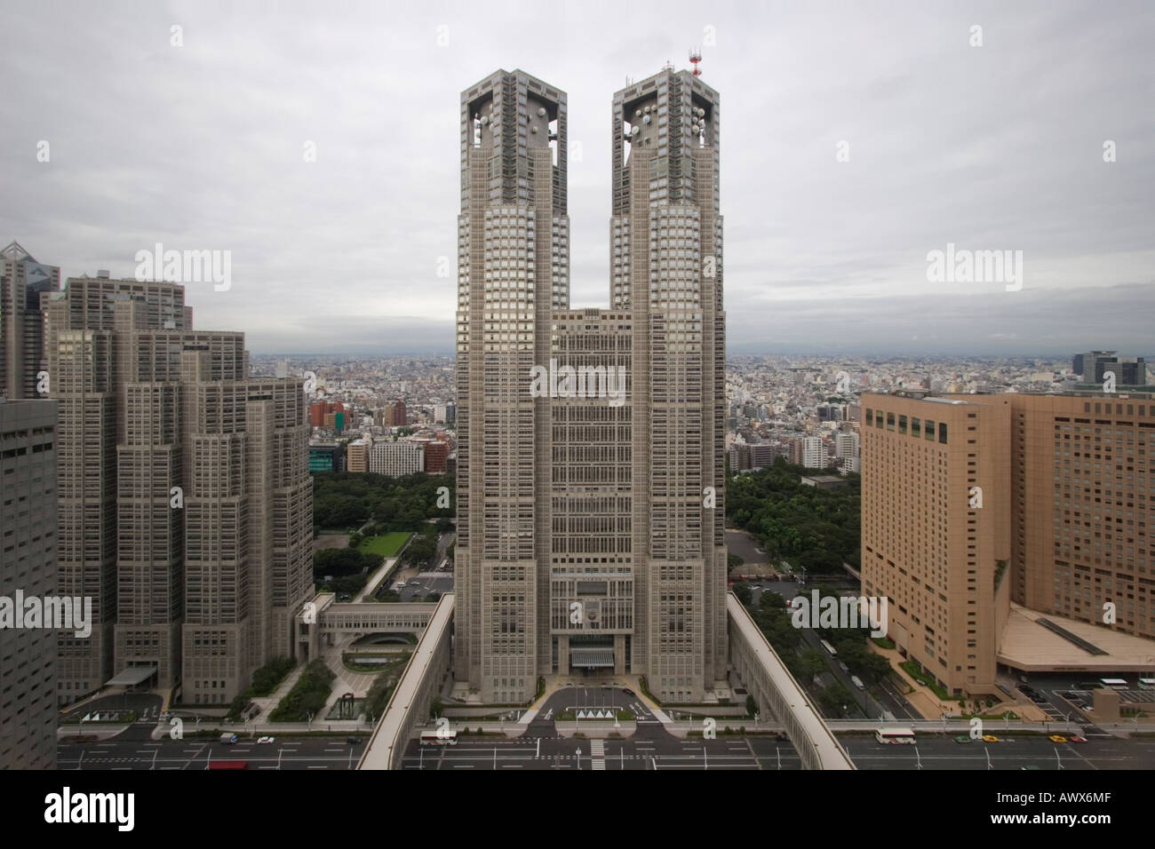 Twin towers tokyo metropolitan hi-res stock photography and images - Alamy