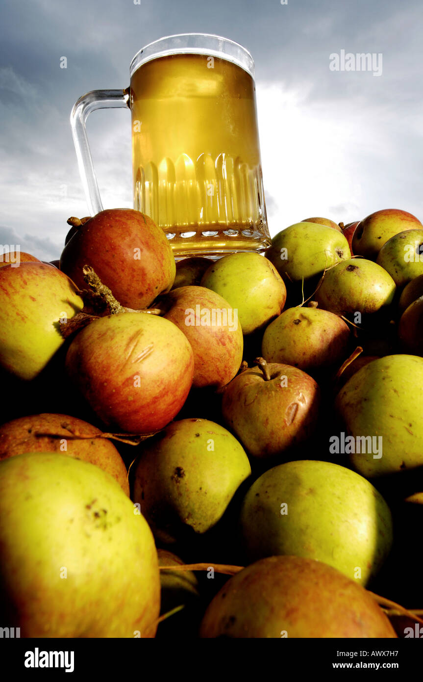 a generic of a pint of cider to celebrate national appleday Stock Photo ...